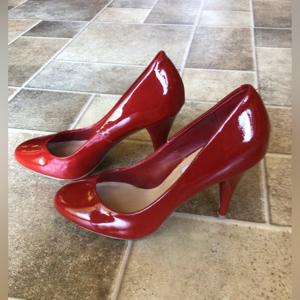 Steve Madden Red Patent Leather Pumps - Gem